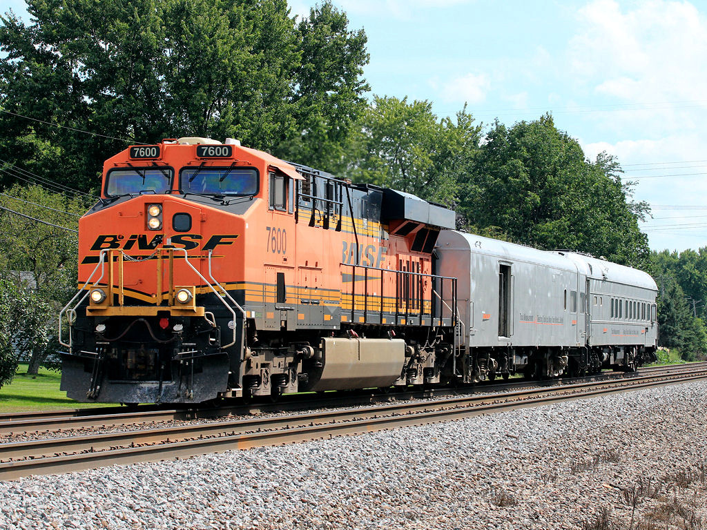 BNSF 7600